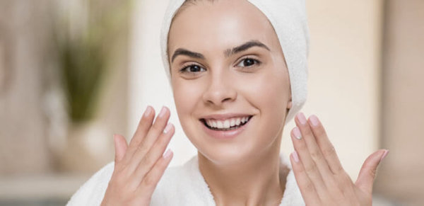 Piel grasa deshidratada: tratamiento, cremas y rutina diaria | hedonai